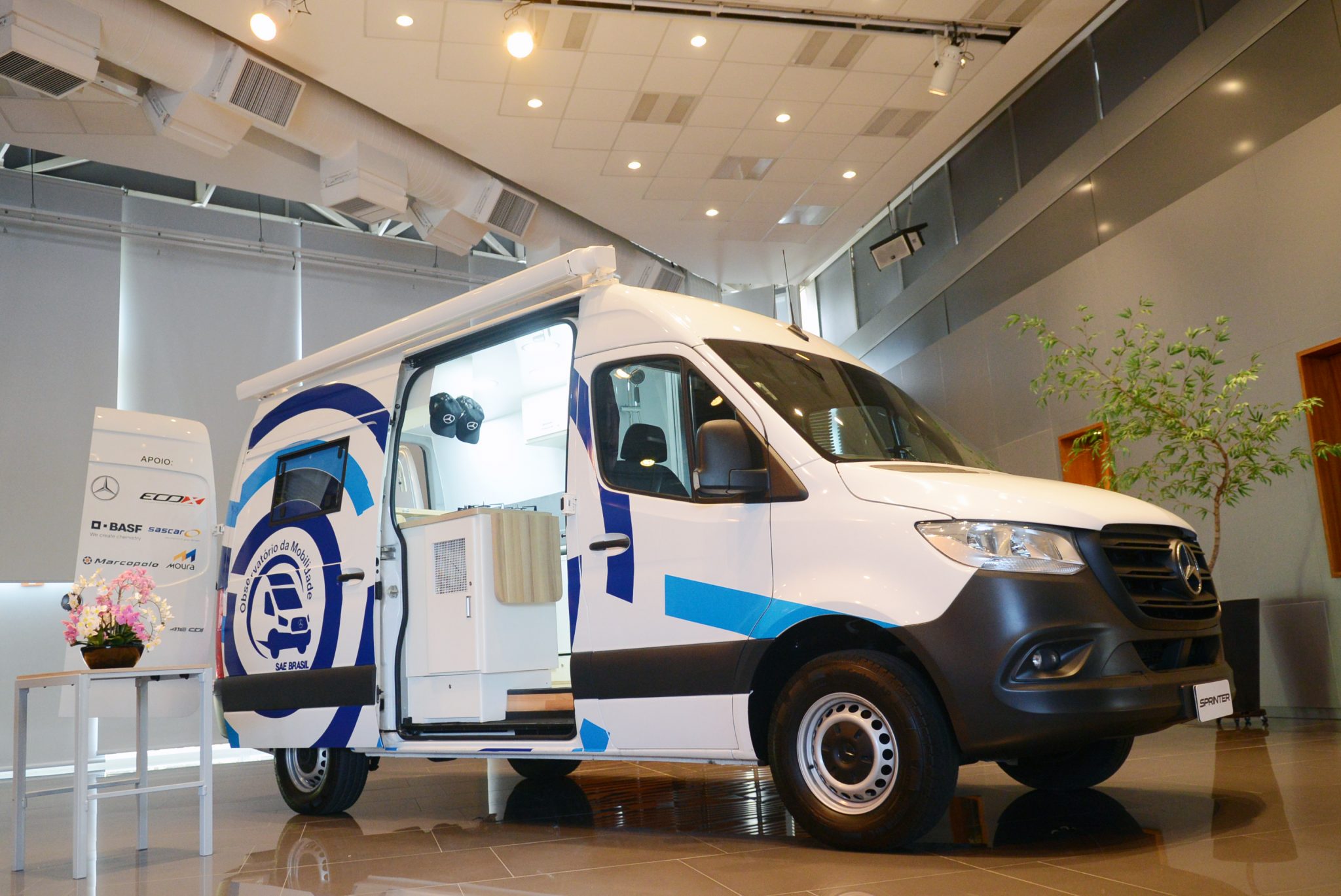 Mercedes-Benz Vans embarca no projeto de mobilidade humana - Chico da ...