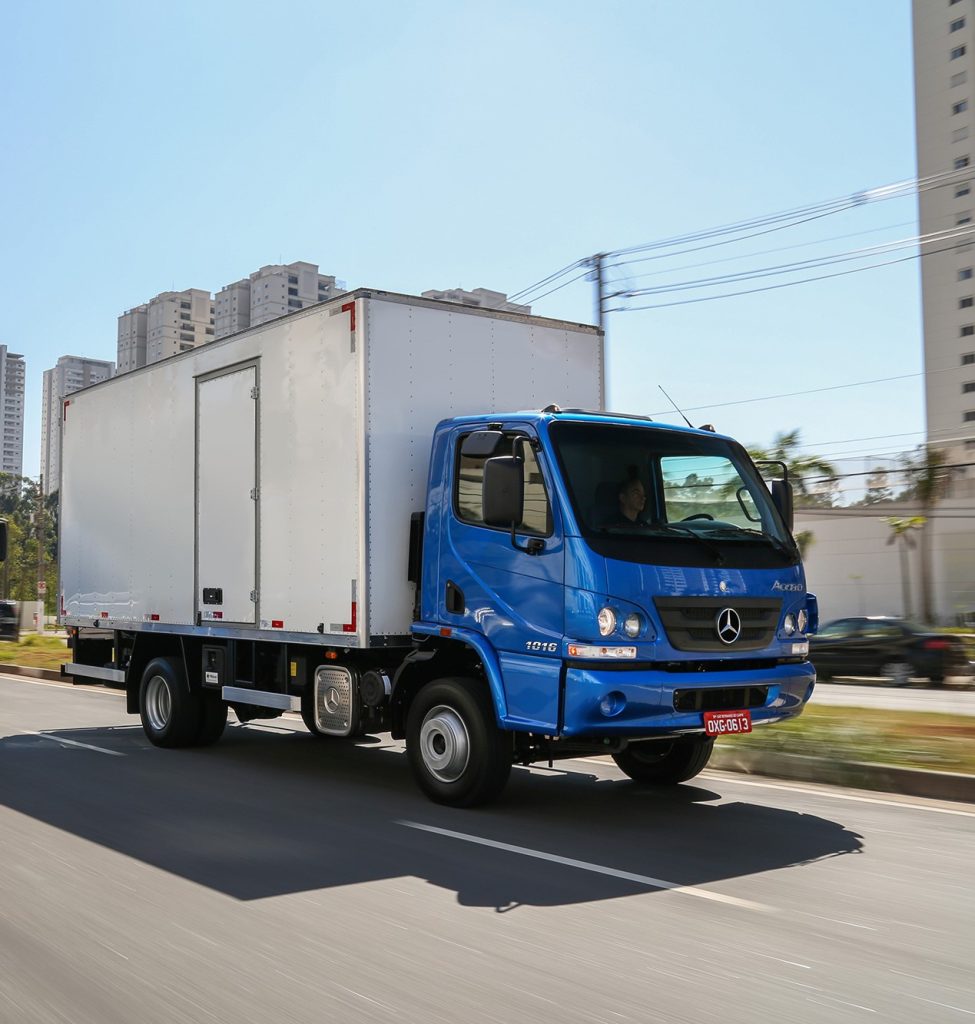 Mercedes-Benz Accelo é a marca de caminhão leve do Prêmio Lótus 2024 ...